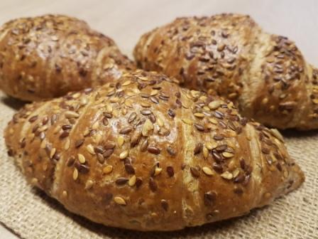 BUTTER MULTIGRAIN CROISSANT | Madeira London